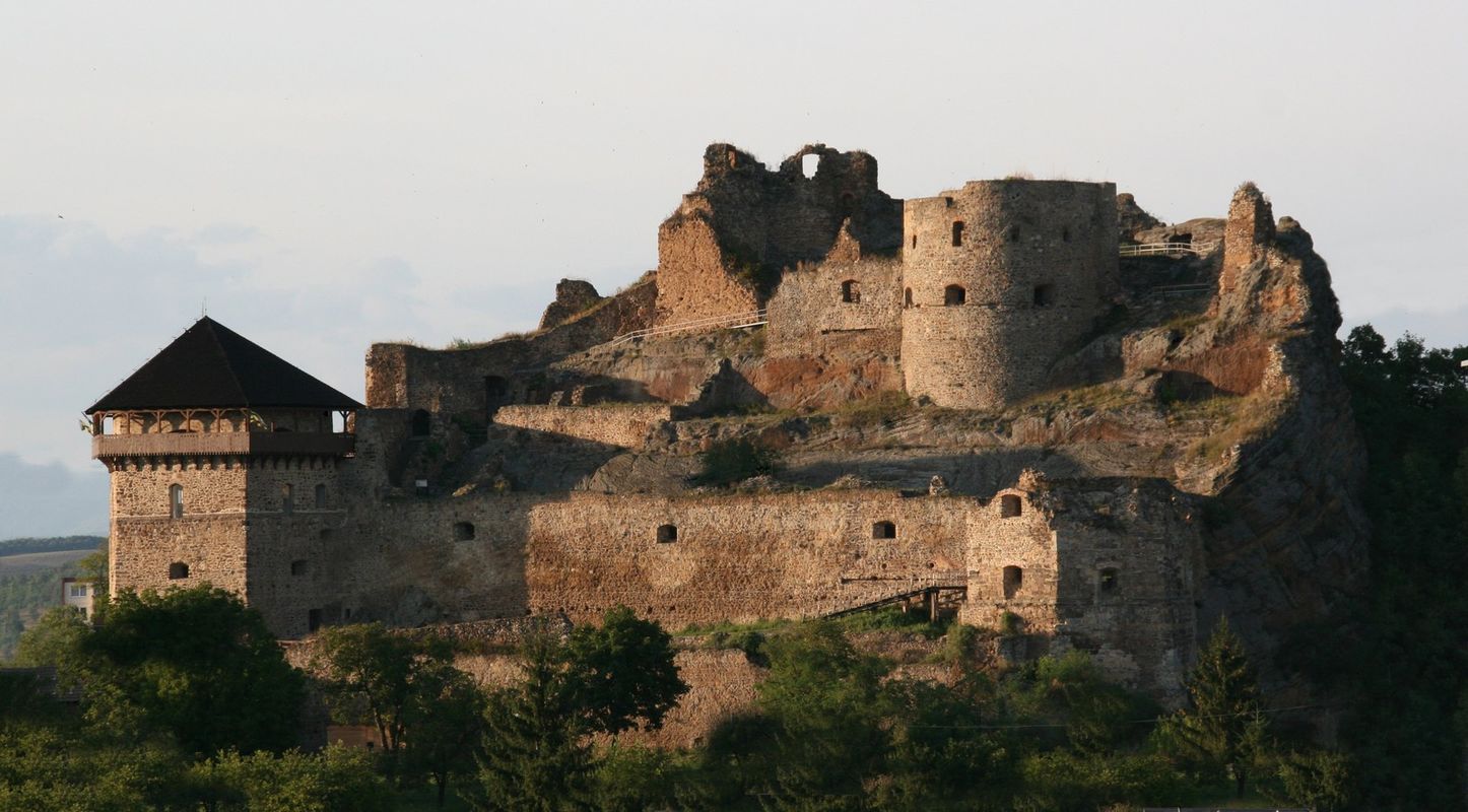The Castle of Fiľakovo - Slovakia.travel